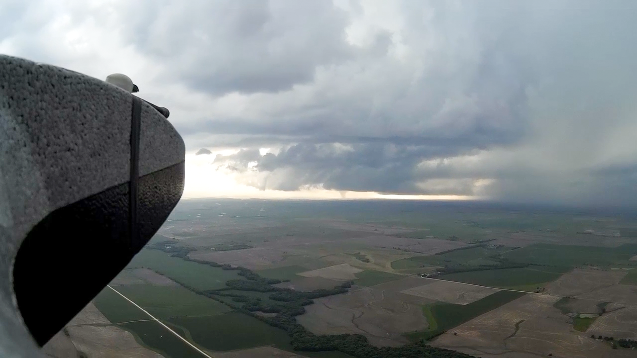 Designing flying AI systems to study supercell thunderstorms up close ...