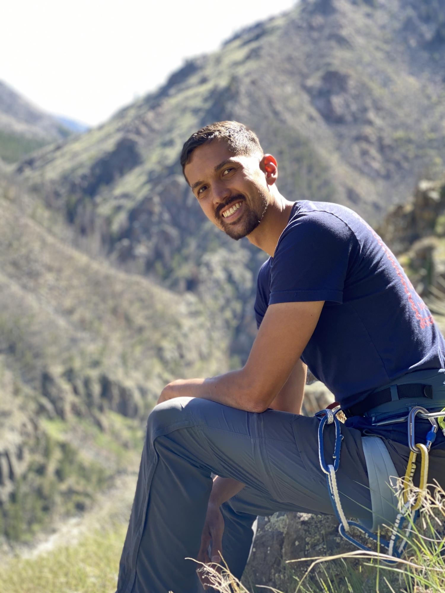 Dominique "Mando" Ramirez | Shirts Research Group | University of Colorado Boulder