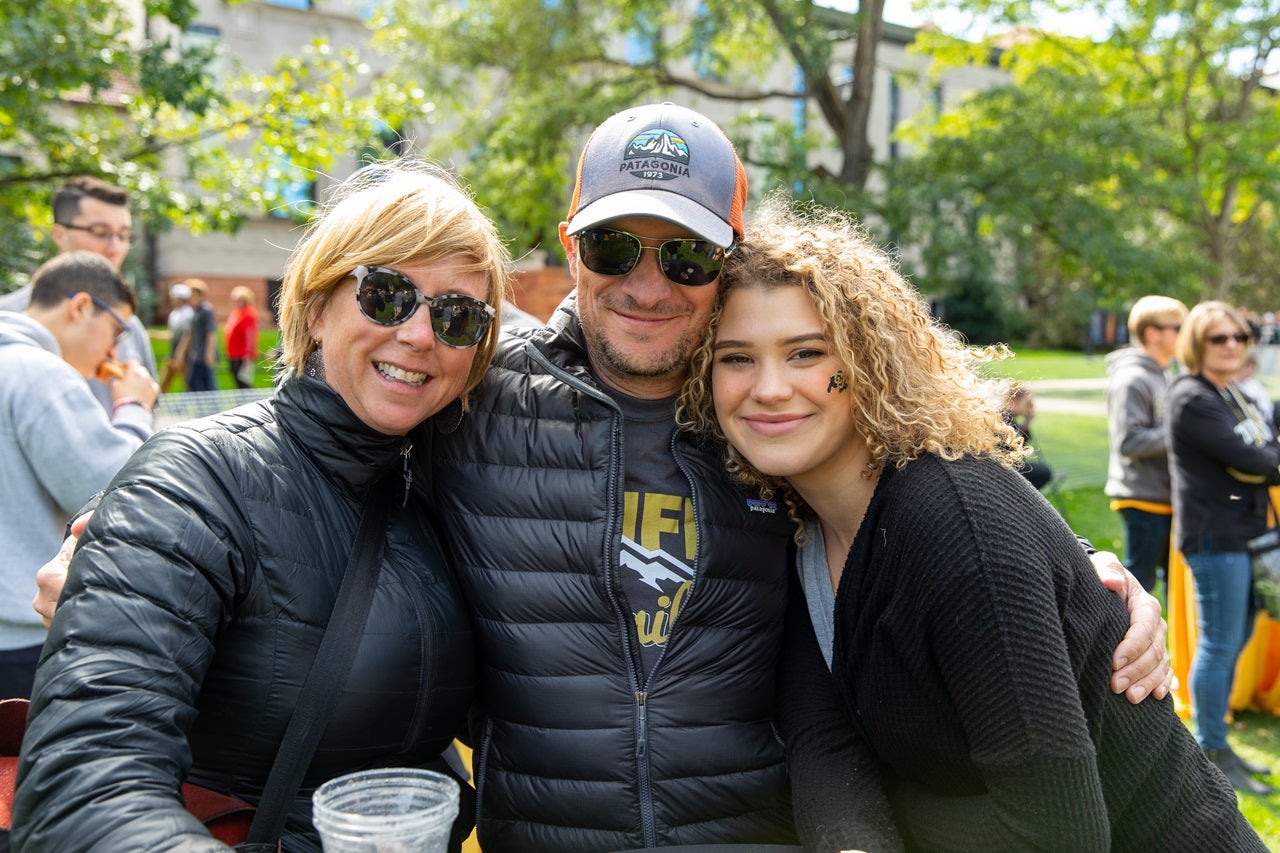 Volunteers Needed: Family Weekend | Staff Council | University of ...