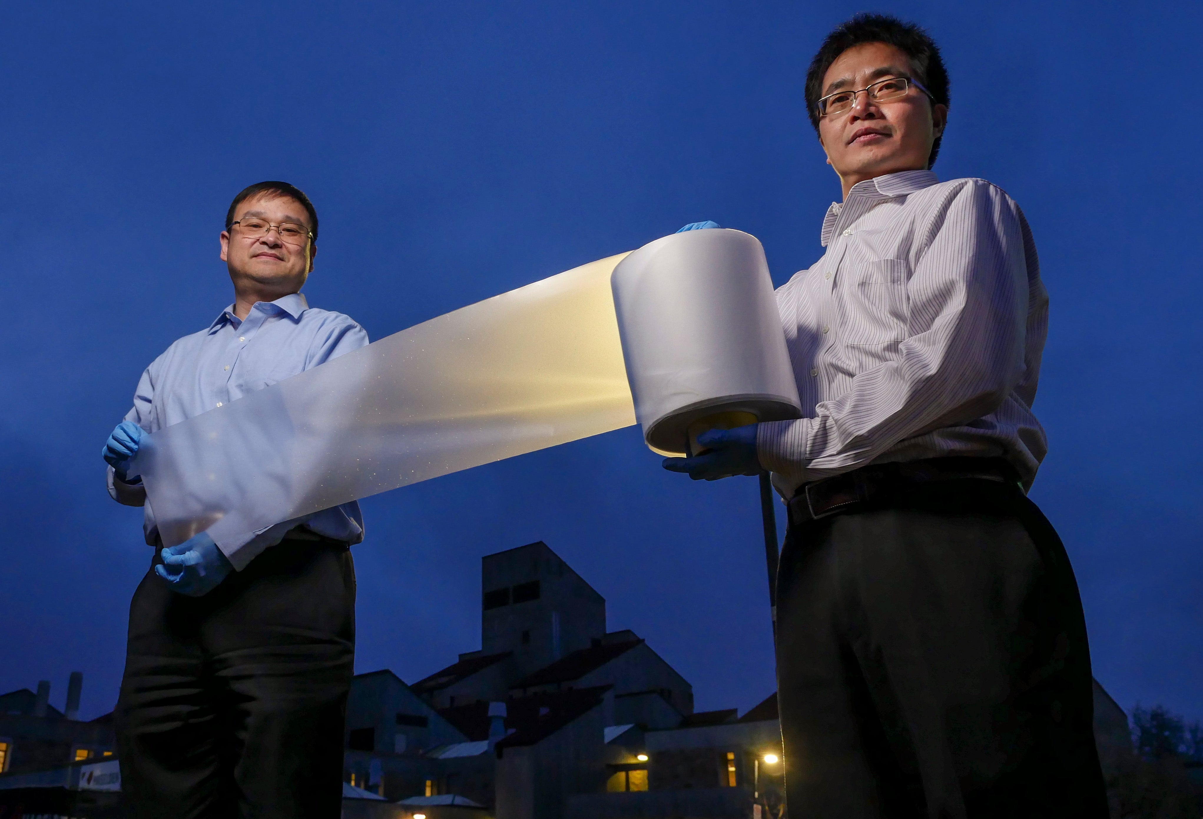 Newly engineered material can cool roofs, structures with zero energy ...