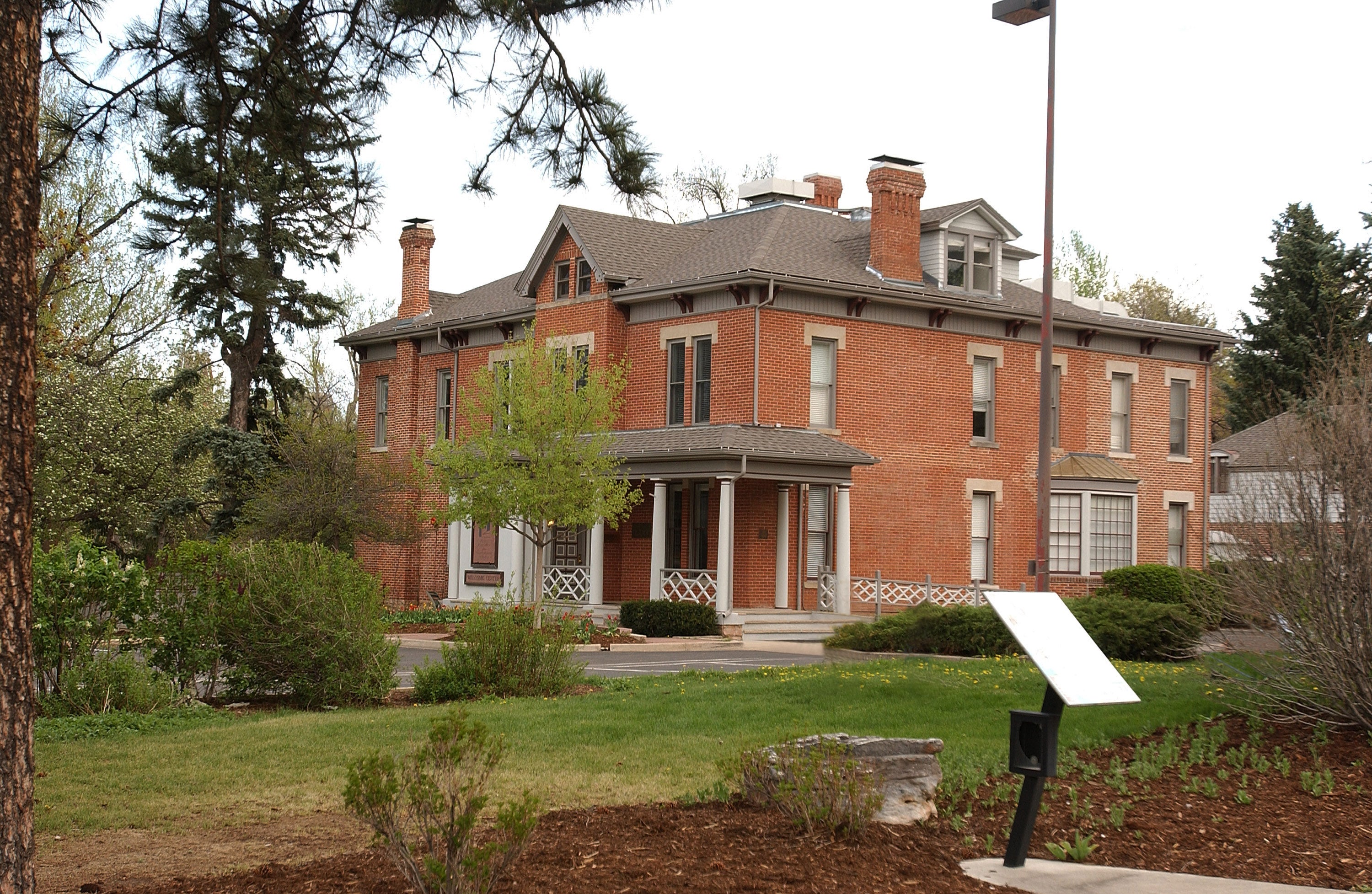 Graduating Buffs: Don't miss Grad Bash 2017 | CU Boulder Today ...