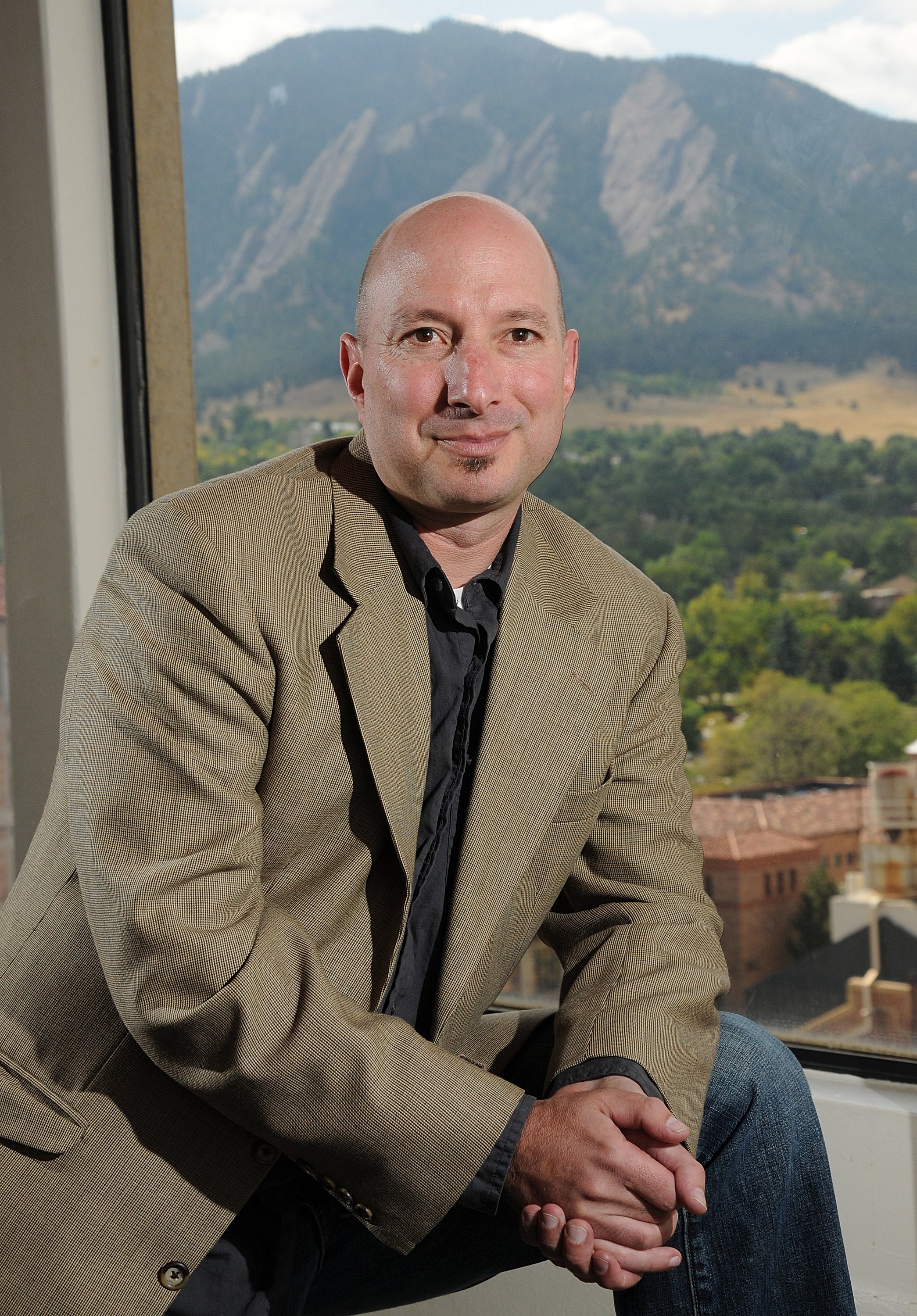 Professor receives grant to showcase physics education research in ...
